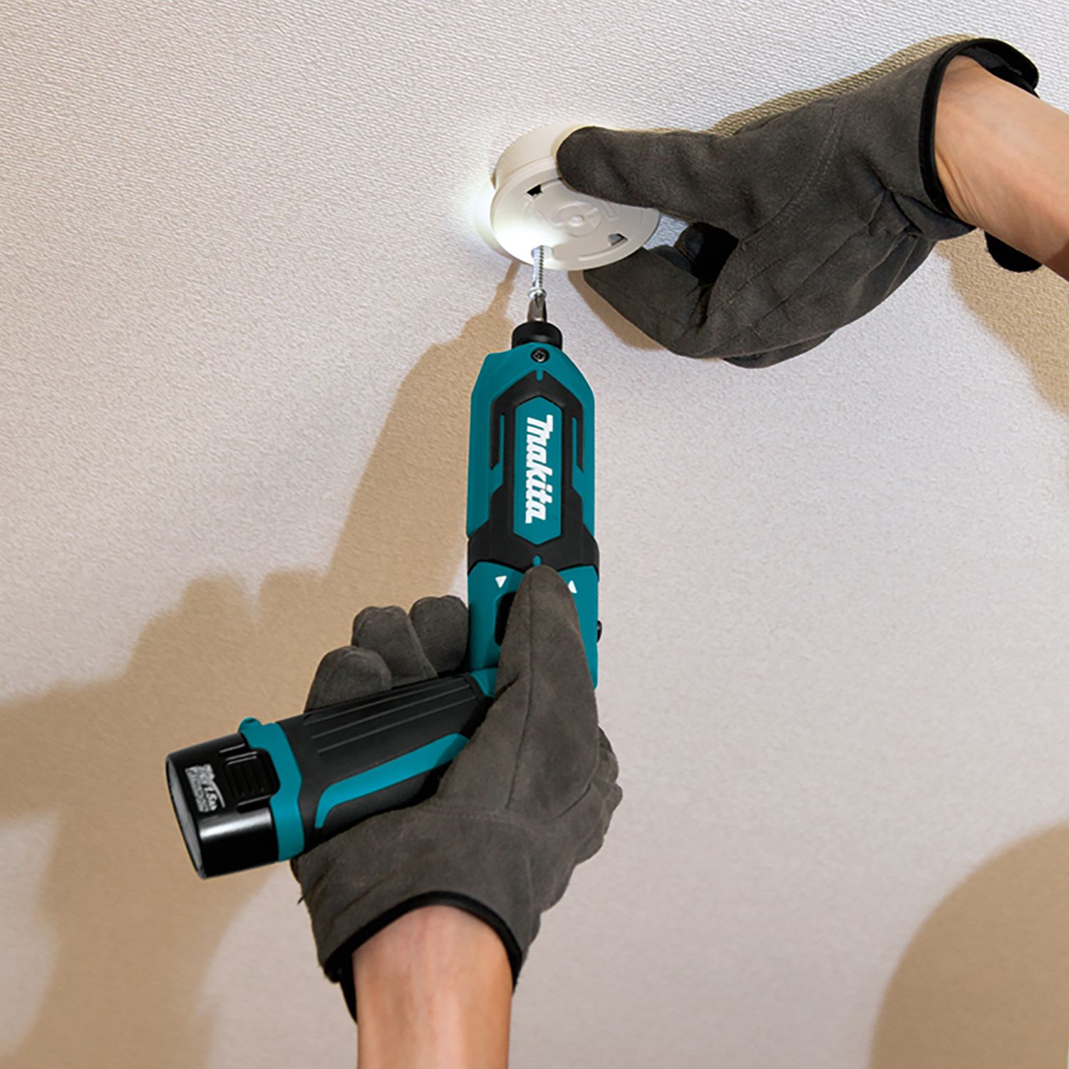 Makita TD022DSE 7.2V Impact Driver Kit Bowens